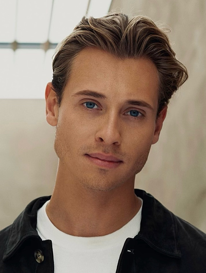 Model: Mischa | MMG Models