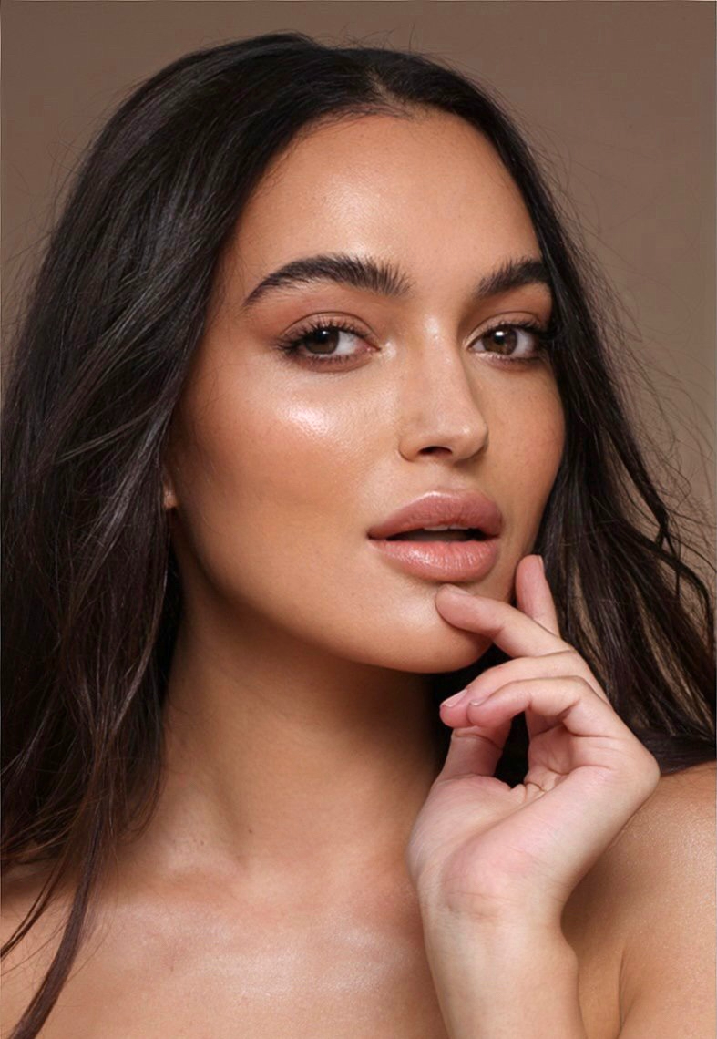 Model: Larissa | MMG Models