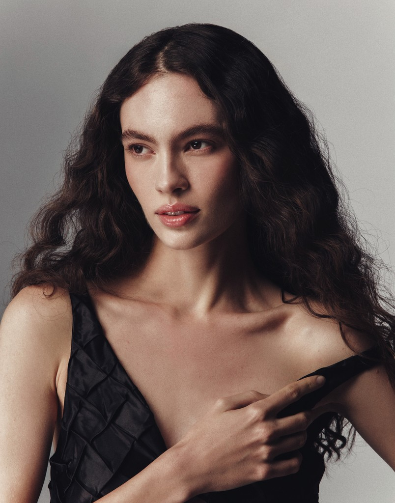 Model: Bella | MMG Models